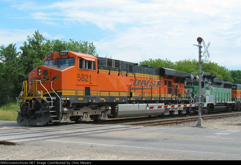 BNSF 5821